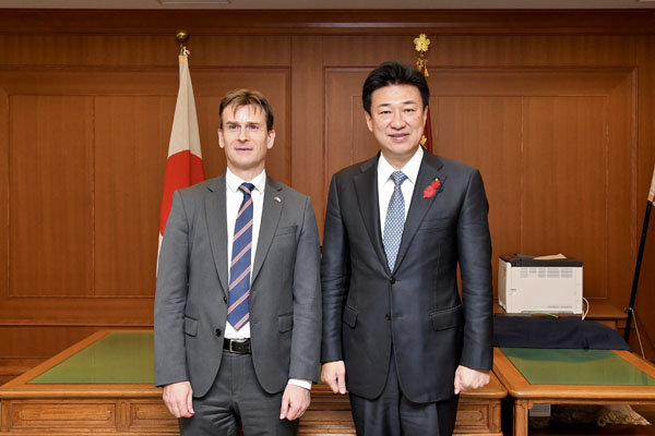 Defense Minister Kihara received a courtesy call from Mr. Justin ...