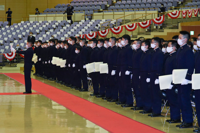 The graduation ceremony of the National DefefnseAcademy | Japan ...
