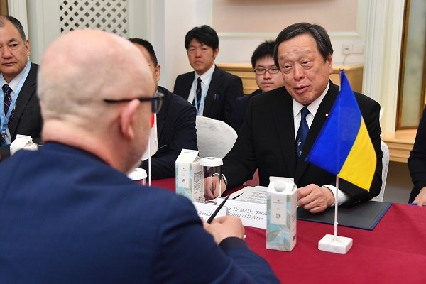 Japan-Ukraine Defense Ministers’ Meeting | Japan Ministry of Defense