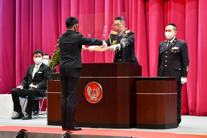 The graduation ceremony of the JGSDF High Technical School | Japan ...