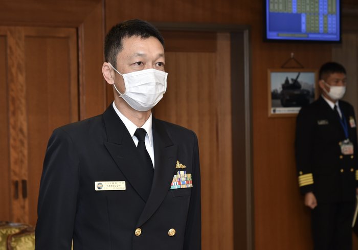 Commanding Officer Takeuchi of JMSDF Icebraker Shirase reported to ...