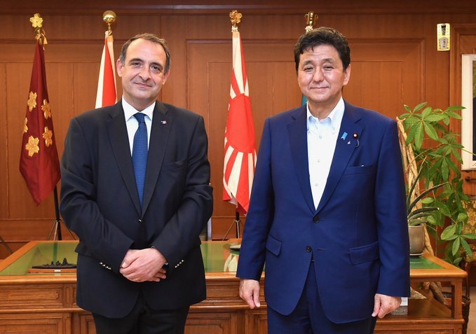 Defense Minister Kishi received a courtesy call from H.E. Mr. Philippe ...