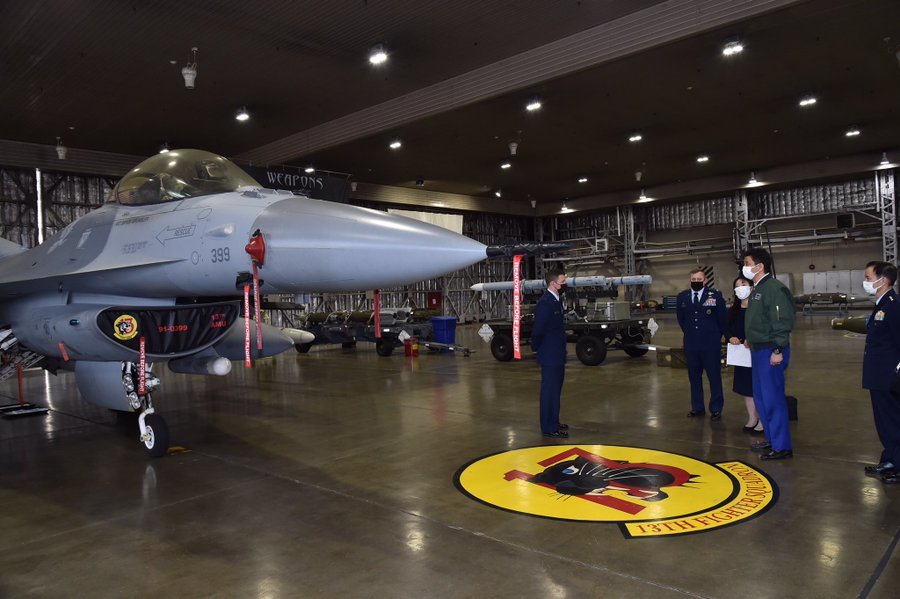 Defense Minister Kishi visited JASDF Misawa Air Base | Japan Ministry ...