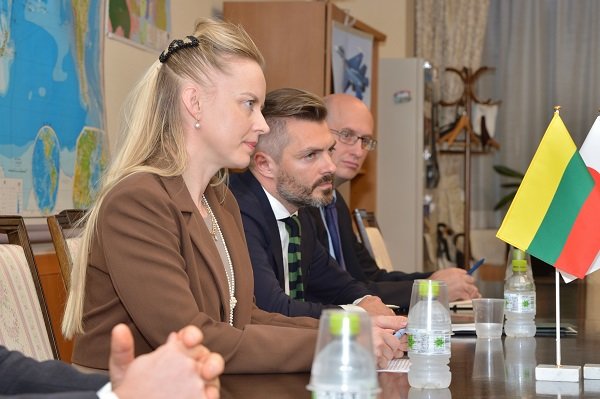 Signing Ceremony of Memorandum and Meeting between Vice Minister of ...