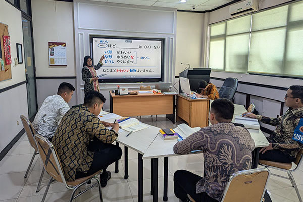 Japanese language training | Japan Ministry of Defense