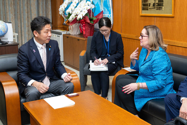 Courtesy call on Parliamentary Vice-Minister of Defense Wakabayashi by ...