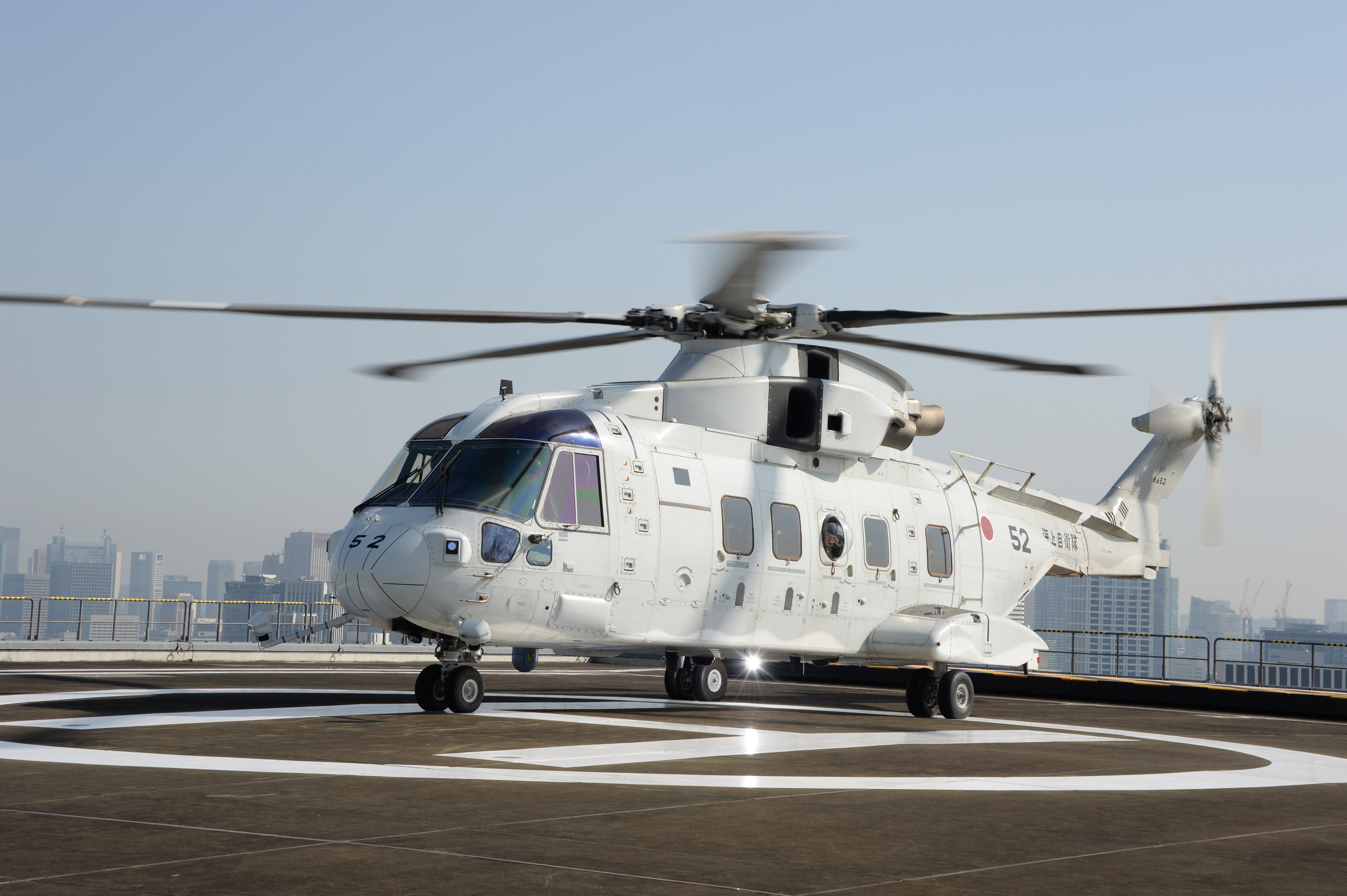 掃海・輸送機「MCH－101」｜航空機（回転翼）｜装備品｜海上自衛隊 〔JMSDF〕 オフィシャルサイト