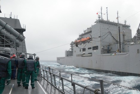 JS Fuyuzuki, RAS with USNS ship